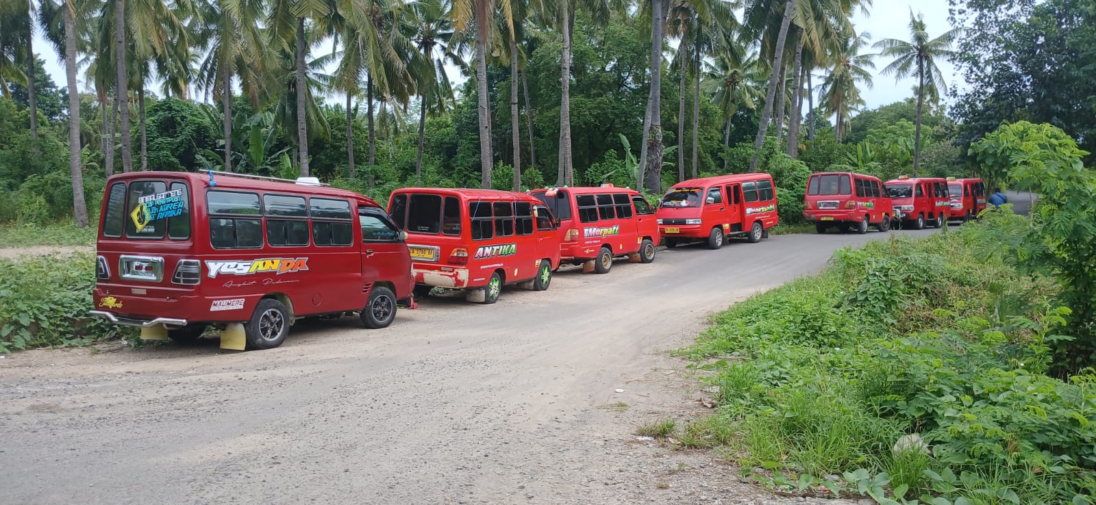 Mobil Pickup Beroperasi Layaknya Angkutan Umum, Sopir Angkutan Pedesaan ...